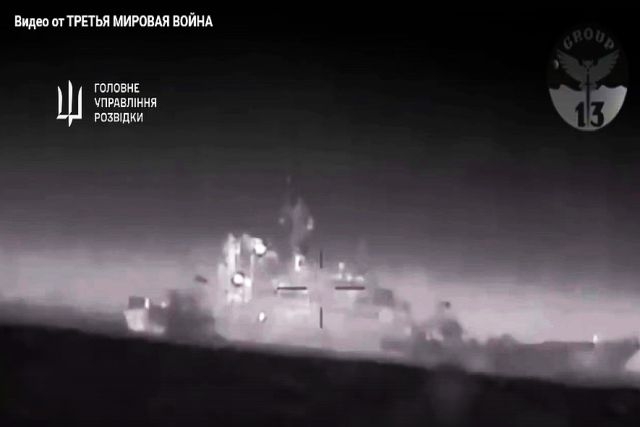 Global Hawk Drone Guided Ukrainian MAGURA V5 USV to Strike Russian ...